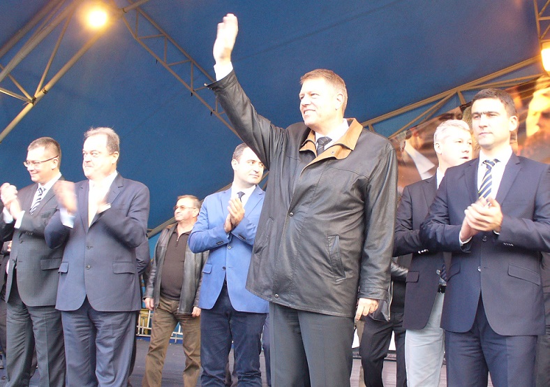 Klaus Iohannis: Este nevoie sa spunem: “Punct. Stop si de la capat ... Klaus Iohannis: Este nevoie sa spunem: “Punct. Stop si de la capat ...